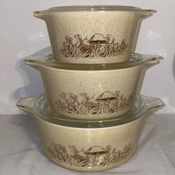 Pyrex | Kitchen | Pyrex Forest Francis Mushroom Set Of 3 With Original ...